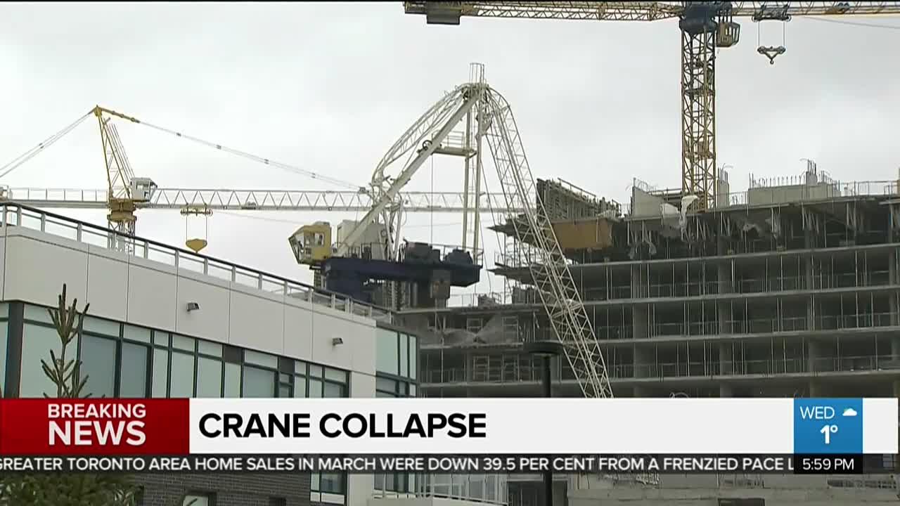 Crane collapses in Mississauga
