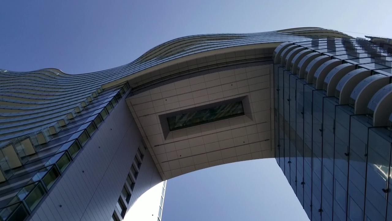 Sky high pool unveiled