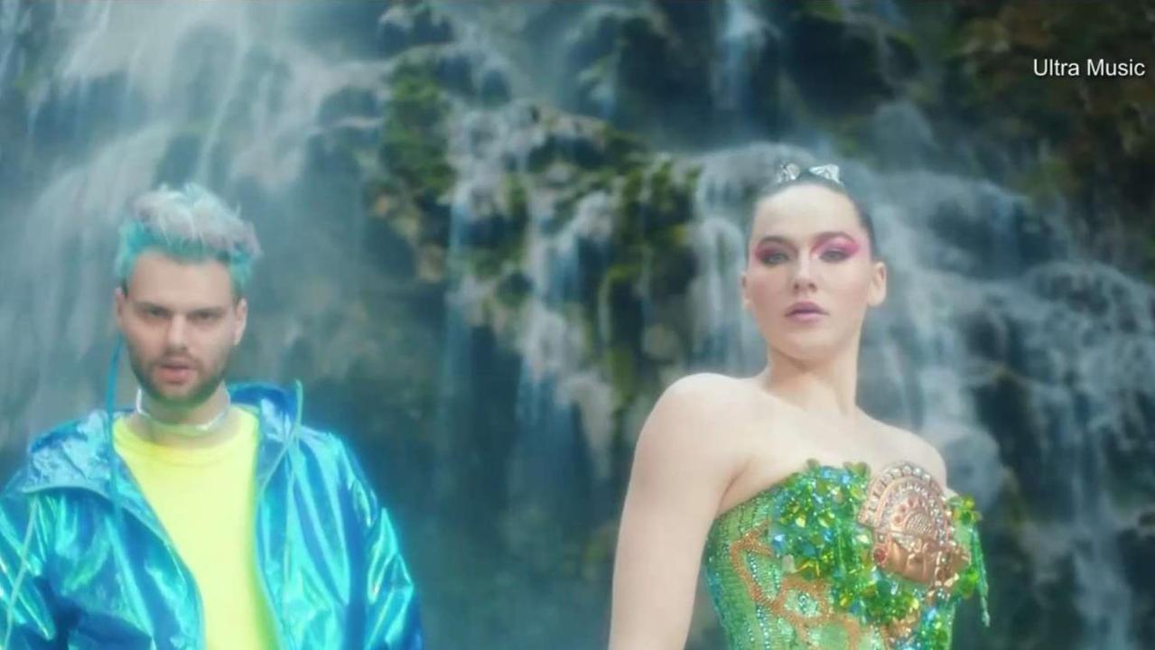 Electronic dance duo Sofi Tukker release new music - Video - CityNews ...