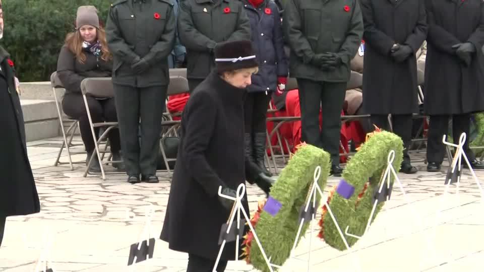 Silver Cross Mother lays wreath at National War Memorial | CityNews Toronto