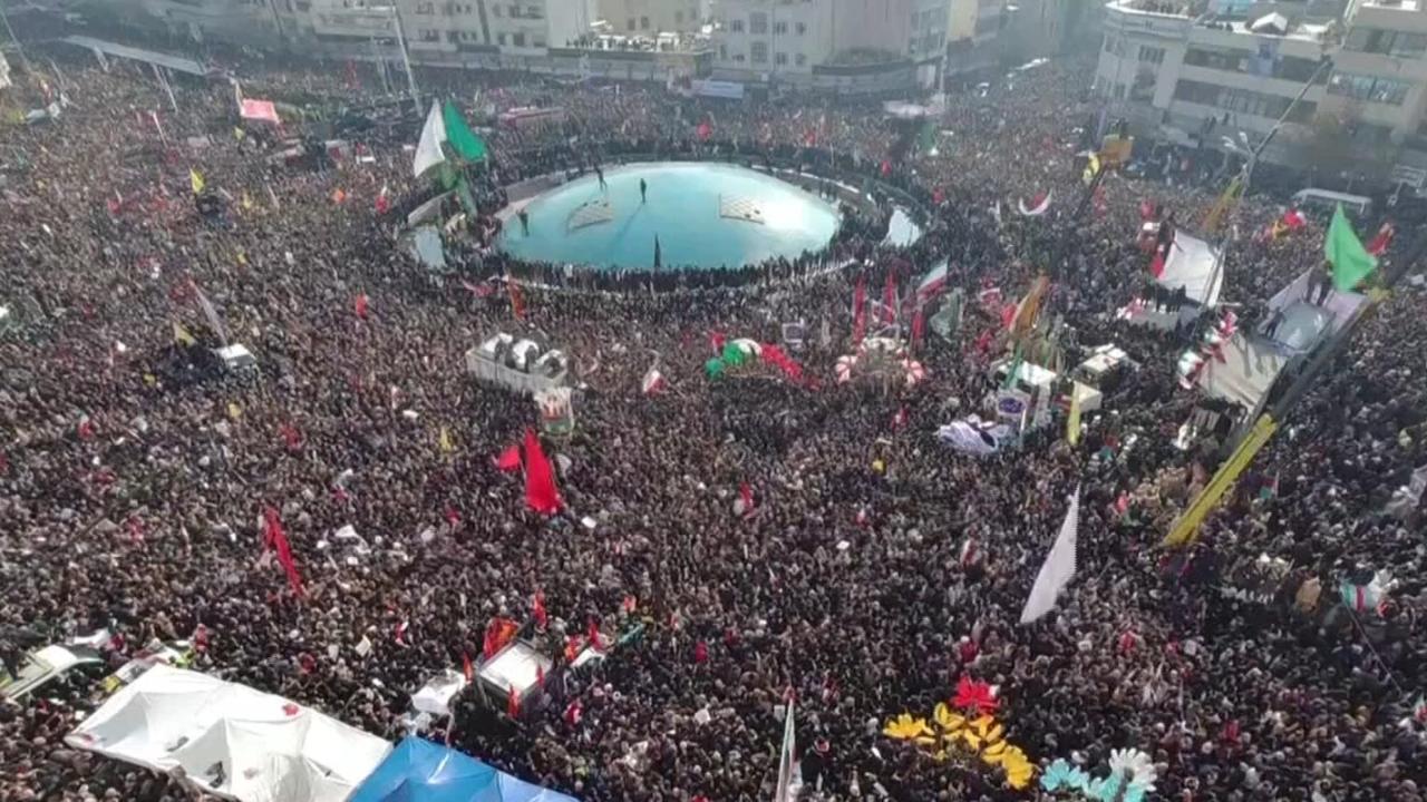 Huge crowds gather for funeral of top Iranian general