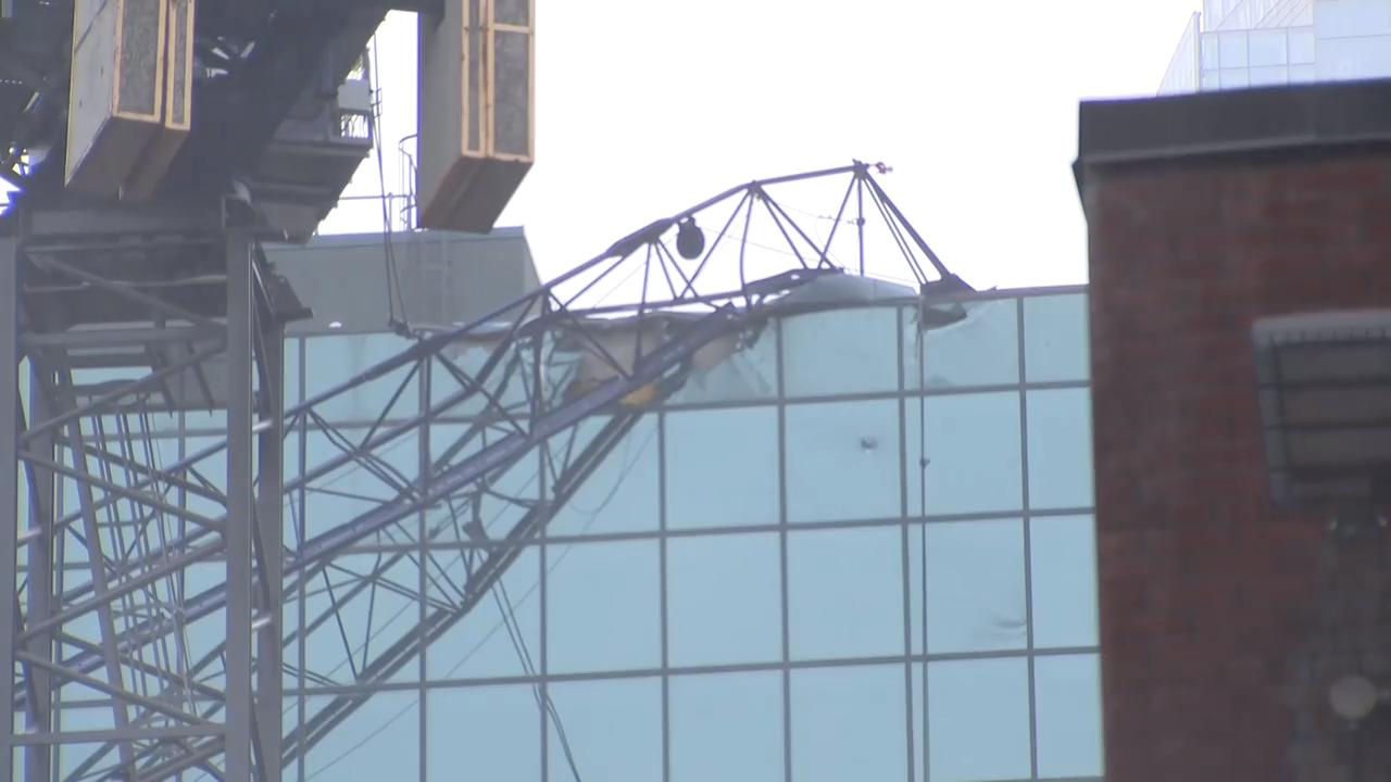 Crane collapsed into downtown Toronto building | CityNews Toronto